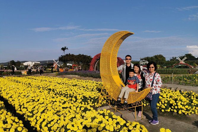 Taipei to Taichung Zhongshe Flower Market and Rainbow Village Day Trip - Discovering Taiwan’s Blooming Highlights: Taipei to Taichung Zhongshe Flower Market and Rainbow Village Day Trip