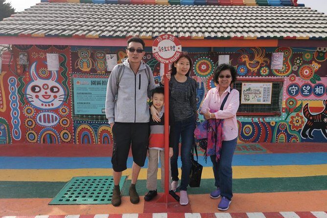 Taipei to Taichung Zhongshe Flower Market and Rainbow Village Day Trip - Key Points