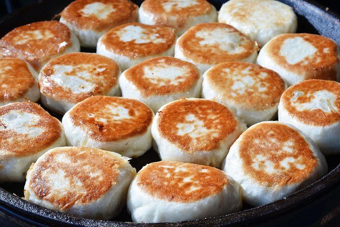 Taipei Twilight Tales: Ximending to Huaxi Night Market Private 6H - The Night Market Feast at Huaxi Street