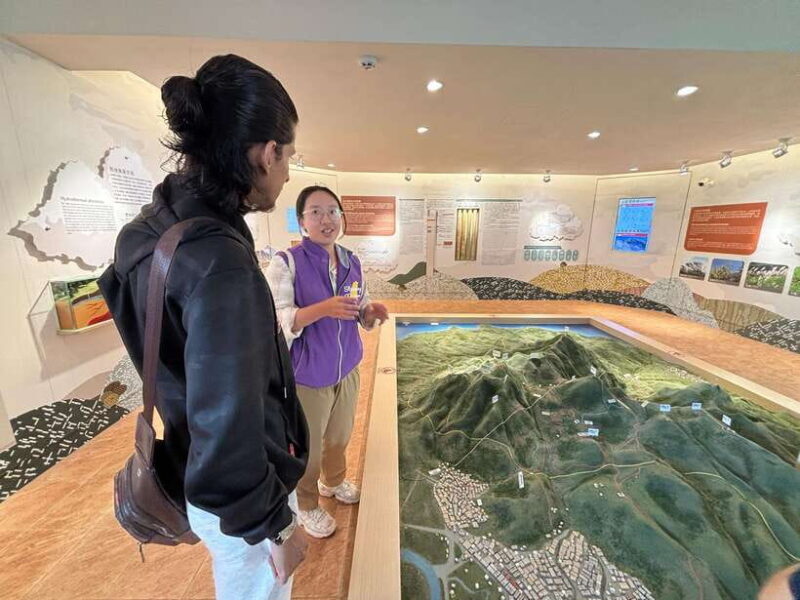 Taipei: Yanmingshan walking tour - Qingtiangang Grassland - What to Expect on the Tour