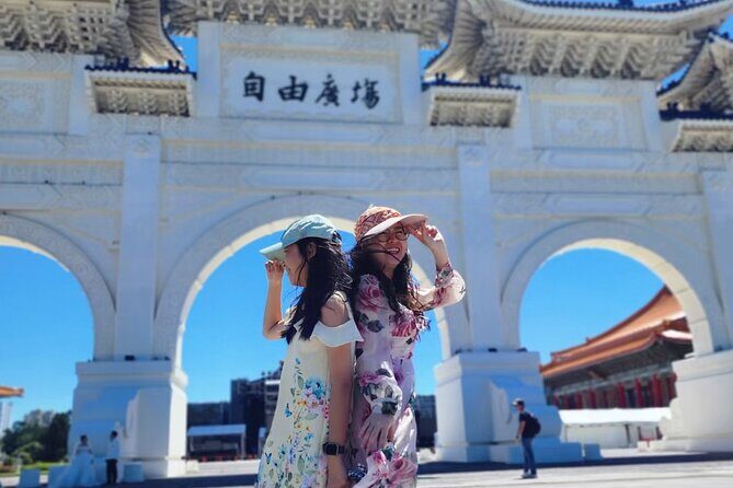 Taiwan Day Tour - Shifen Waterfall: The Little Niagra of Taiwan