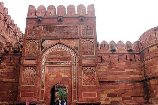 Taj Mahal & Agra Day Tour by Train from Delhi with 5* Hotel Lunch - The Experience: Comfort, Convenience, and Authenticity