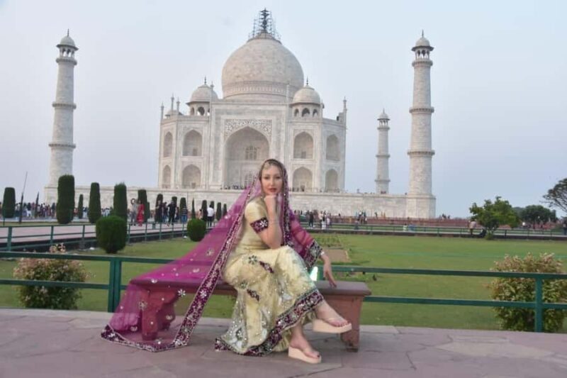 Taj Mahal & Agra Fort Tour from Delhi by Car  Fast Entry - Visiting Agra Fort: A Rich Mughal Palace