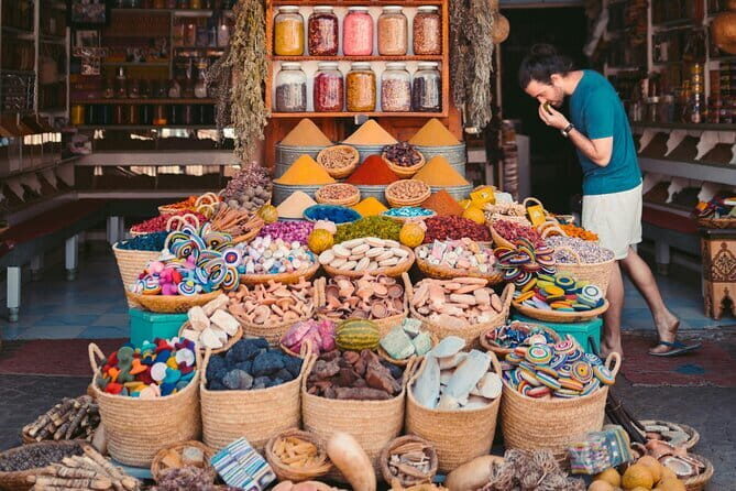 Taj Mahal & Agra Sameday Tour from Delhi by Car with 5 Star Lunch - FAQs