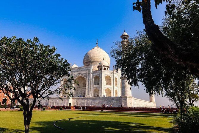 Taj Mahal & Agra Tour by Gatimaan Express Train from Delhi - Key Points