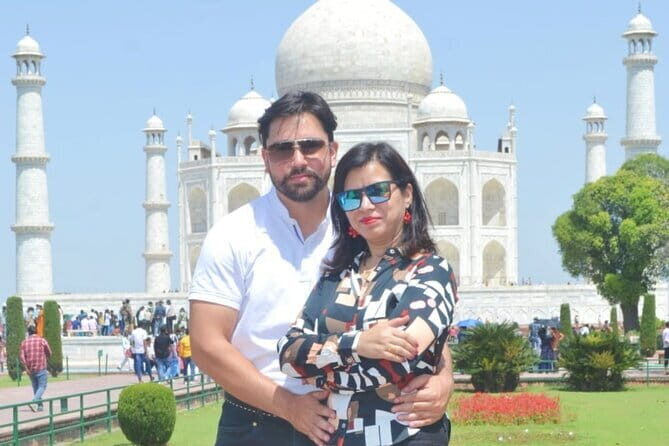 Taj Mahal and Agra Private Guided Same Day Tour from Delhi - Visiting the Taj Mahal: A Monument to Love and Tragedy