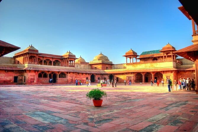 Taj Mahal and SOS park tour with Fatehpur Sikri visit - Key Points