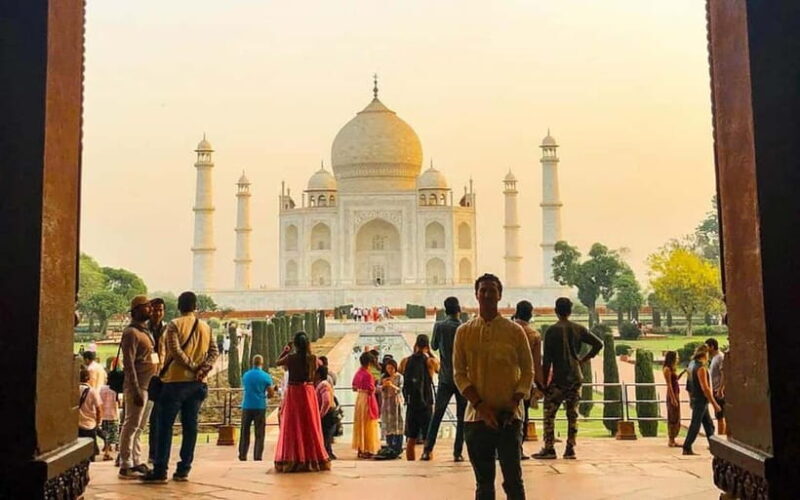 Taj Mahal by Indias Fastest Train From Delhi - Key Points
