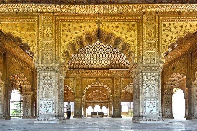 Taj Mahal day tour by fastest luxury train from Delhi NCR - Detailed Breakdown of the Tour Experience