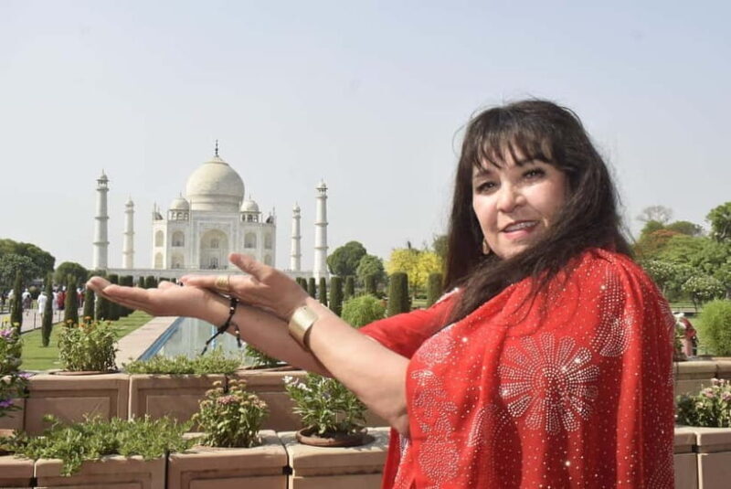 Taj Mahal Day Trip from Delhi by Gatimaan Express Train - Dining in Style: A 5-Star Experience