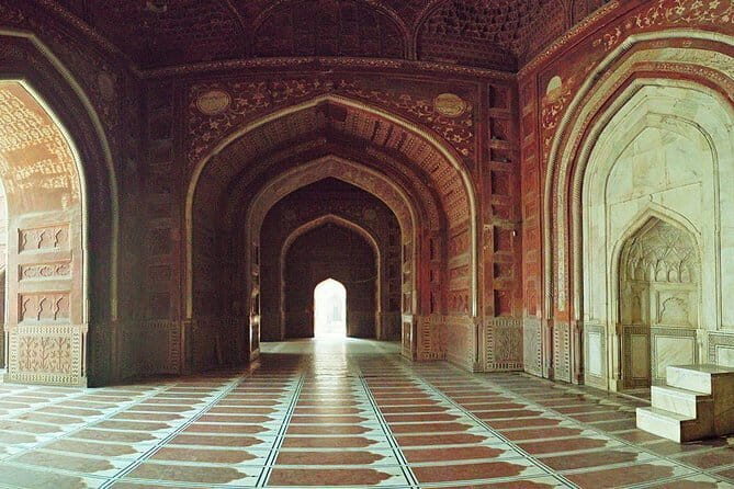Taj Mahal Day Trip From Delhi With Lunch at Taj Mahal Restaurant - The Value of the Experience
