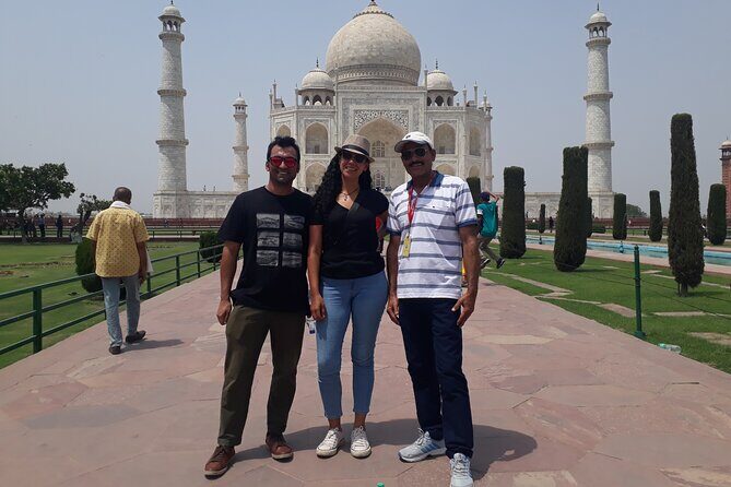 Taj Mahal Luxury Tour Package by Car - FAQs