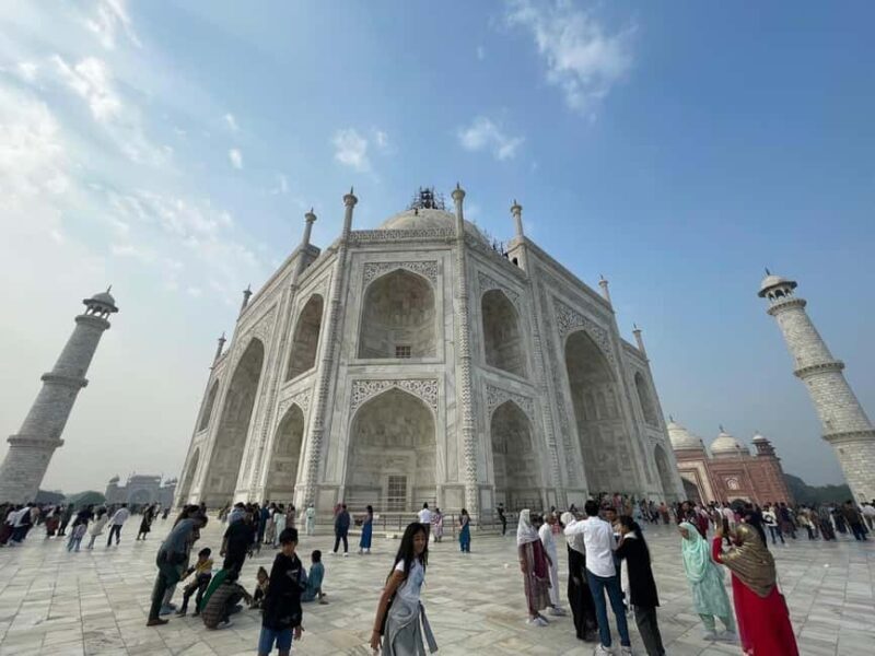 Taj mahal luxury Tour with Private car, guide & 5* lunch - Exploring the Day in Detail