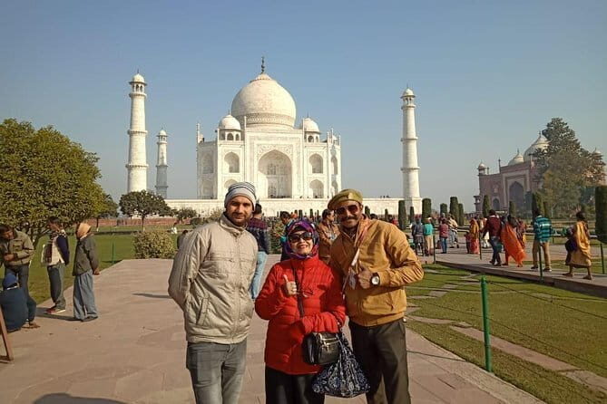 Taj Mahal-Private Tour with Lunch and Guide by car from Delhi to Agra - The Itinerary: What You’ll See and Do