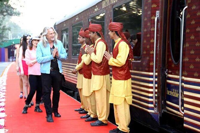 Taj Mahal Same Day Luxury Tour By SUPERFAST Train From Delhi - Key Points