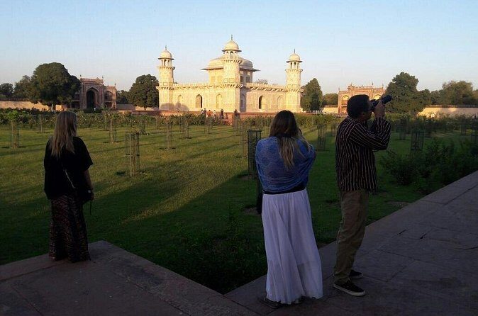 Taj Mahal Same Day Tour by Fast Track to the Taj - FAQ