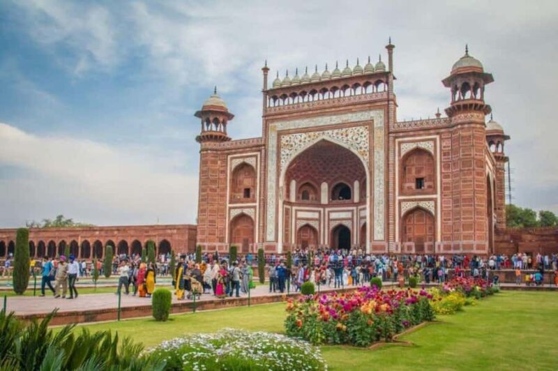 Taj Mahal Sunrise, Agra Fort & Baby Taj Tour (All-Inclusive) - FAQ