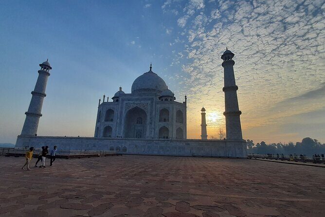 Taj Mahal Sunrise Day Tour From Delhi - The Experience in Detail