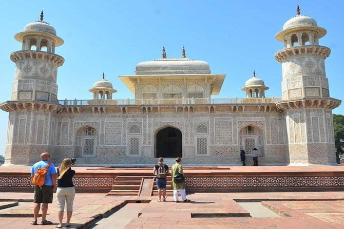 Taj Mahal Tour by Car from Delhi with All Inclusive - Return Journey: Reflecting on the Day