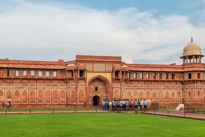 Taj Mahal Tour by Gatimaan Express Train - How the Tour Works