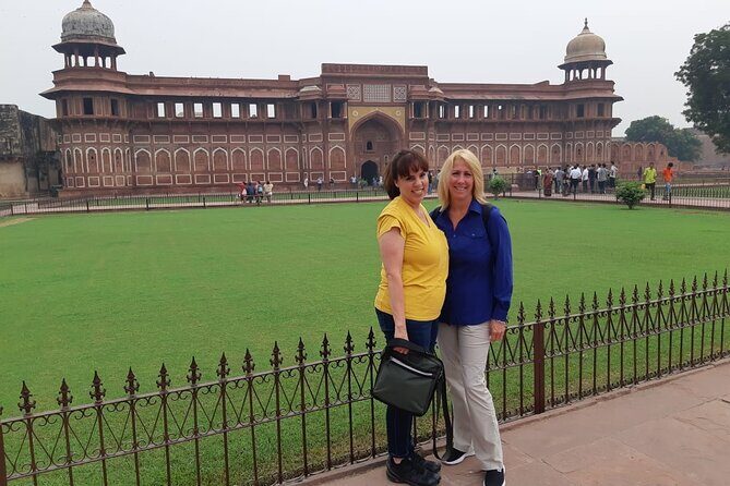 Taj Mahal Tour For couple - FAQs