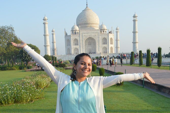 Taj Mahal Tour From Any Hotel in Agra , Agra Railway Station or Agra Airport - An Introduction to the Tour Experience