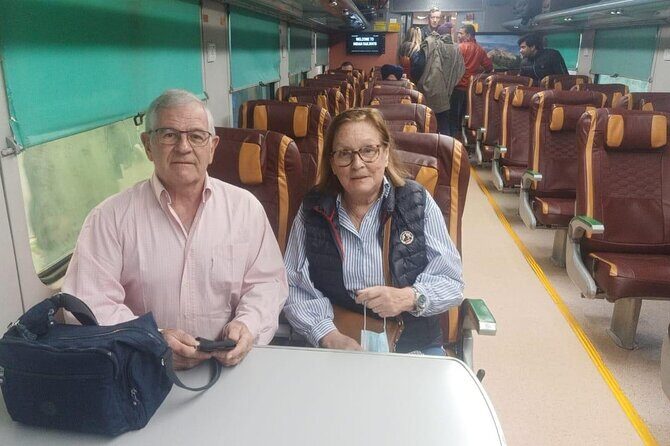 "Taj Mahal" Tour from Delhi by India's Fastest Train (Gatiman Express) - An In-Depth Look at the Tour Experience