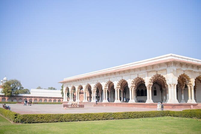 Taj Mahal Tour with Fatehpur Sikri and Agra Fort by Car - Transport and Comfort