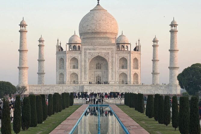 Taj Mahal Tour With Professional Photographer With Rental Saree - A Deep Dive into What This Tour Offers