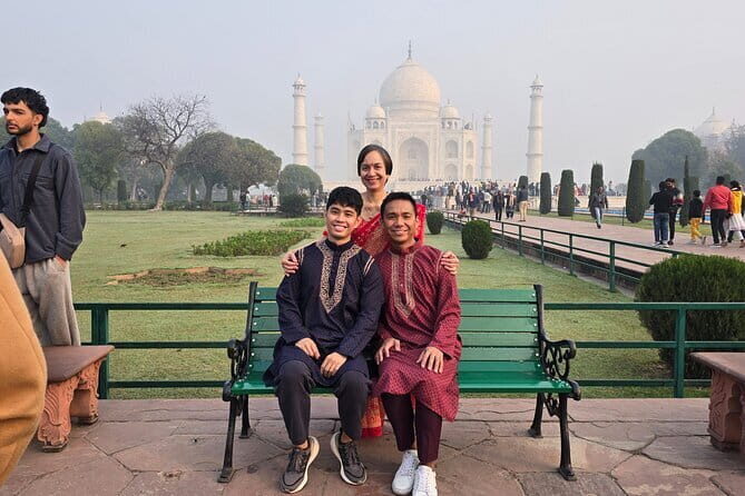 Taj Mahal Tour With Professional Photographer With Rental Saree - Frequently Asked Questions