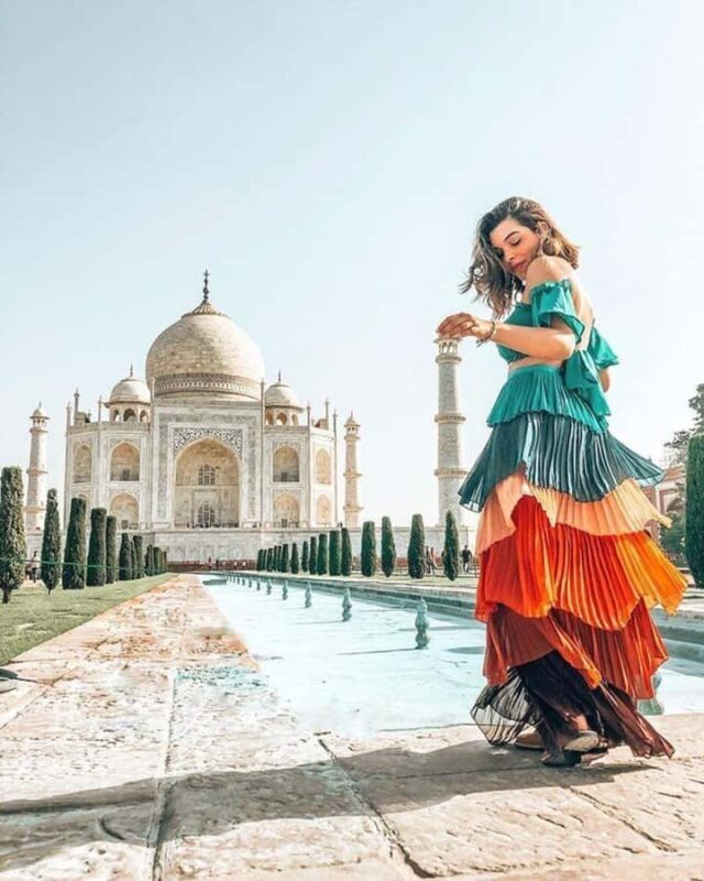 Taj Mahal Vip tickets with complimentary guide & pickup/drop - Exploring Agra Fort