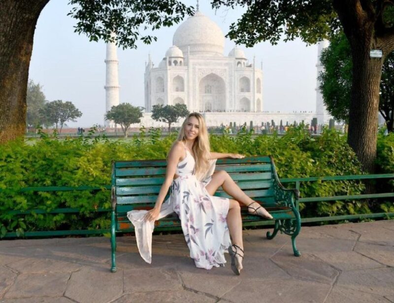 Taj Mahal with Professional Photoshoot - Key Points