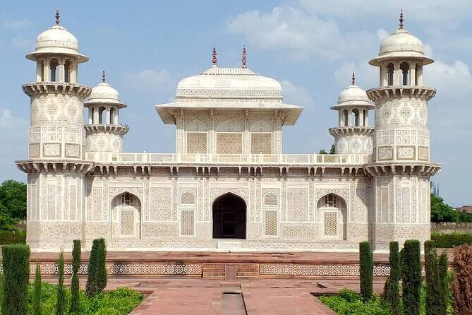 Taj Mahal,Agra fort and Baby Taj tour from Delhi by Express train - Who Should Consider This Tour?