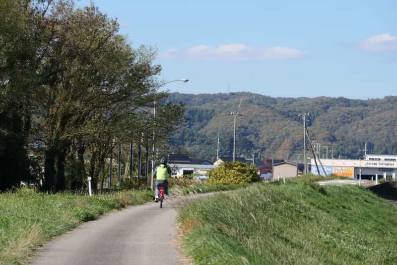 Takaoka: Mama-chari bike tour with Guide - Key Points