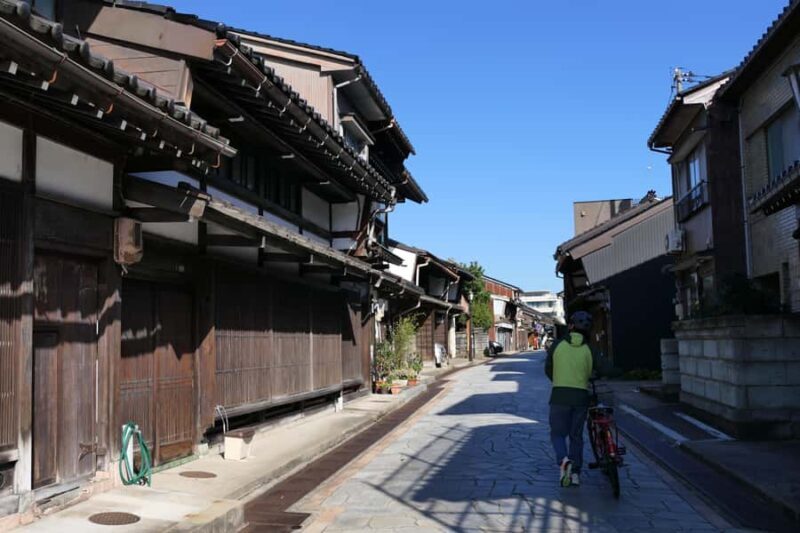 Takaoka: Mama-chari bike tour with Guide - The Sum Up