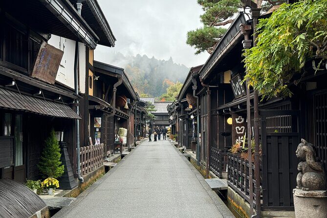 Takayama Early Morning Guided Walking Tour and Market Visit - What to Expect from the Tour