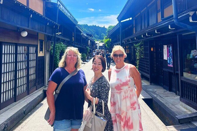 Takayama Jinya & Old Town Private Walking Tour - Introducing the Takayama Jinya & Old Town Private Walking Tour