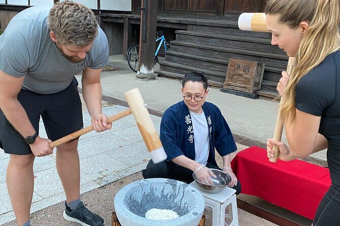 Takayama Mochi Making Experience in a Buddhist Temple - Key Points