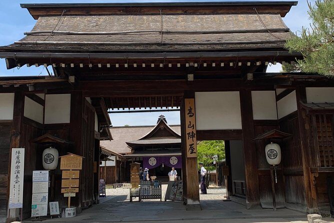 Takayama oldtownship walking tour with local guide. (About 70min) - FAQ
