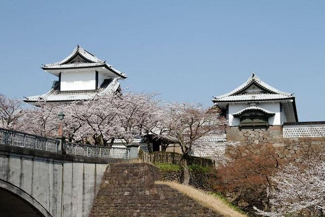 Takayama, Shirakawago & Kanazawa 3 - Day Tour - Exploring Kanazawa: A Blend of Beauty and History