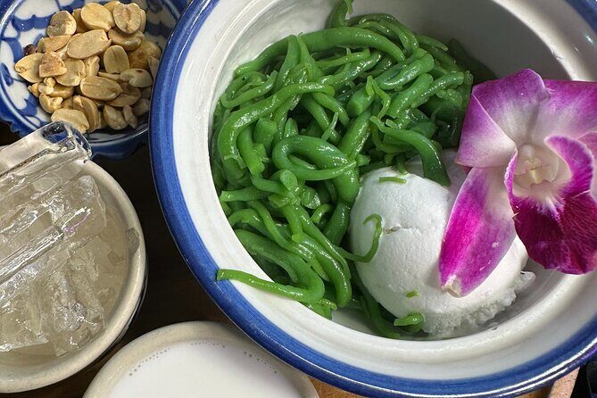 Taladnoi and Yaowarat Road. - Who Is This Tour Best For?