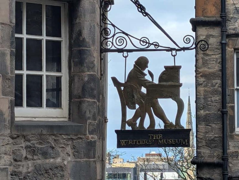 Tales of the Royal Mile - Lawnmarket and Castlehill - FAQs