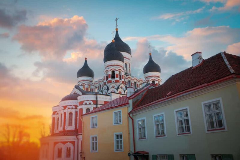 Tallinn: 2-hour Best Intro Walking Tour with a Local - What Makes This Tour Stand Out?