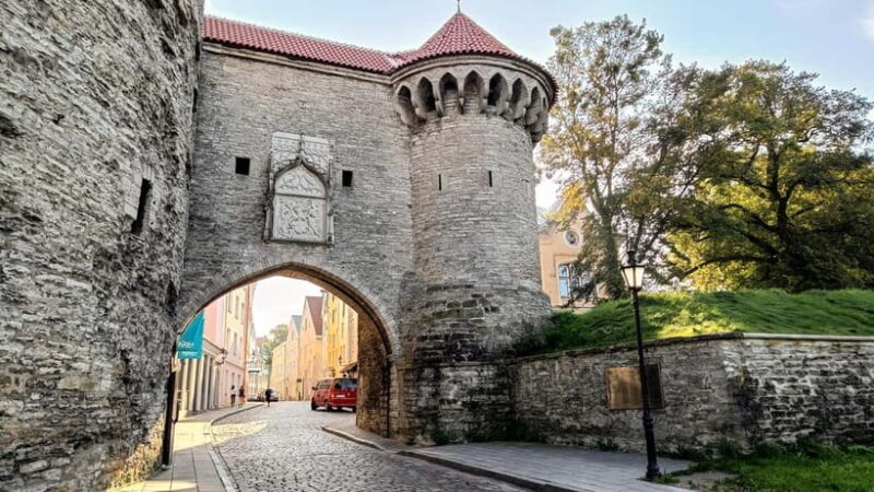 Tallinn: Old Town Private & Personalized Walking Tour - Key Points
