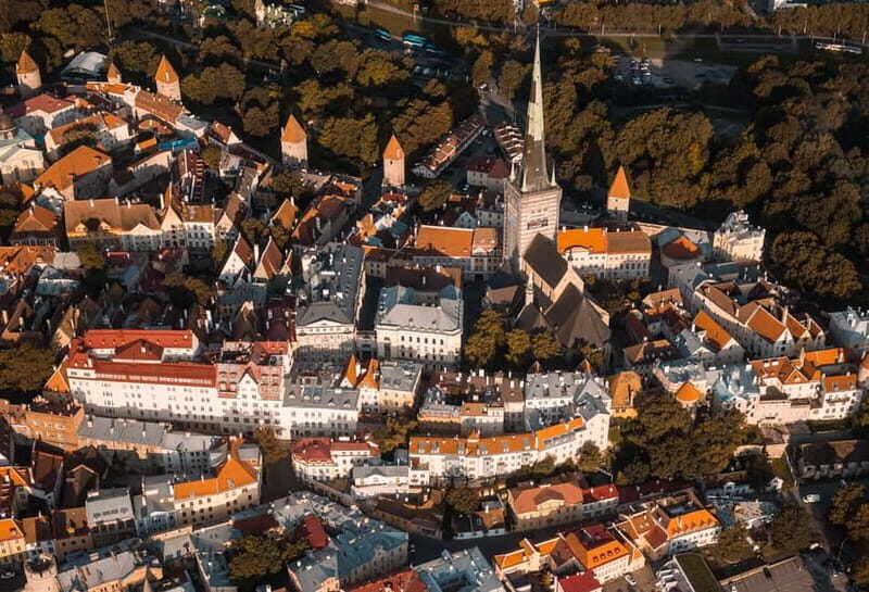 Tallinn: Old Town Tour with Bog Walk - Key Points