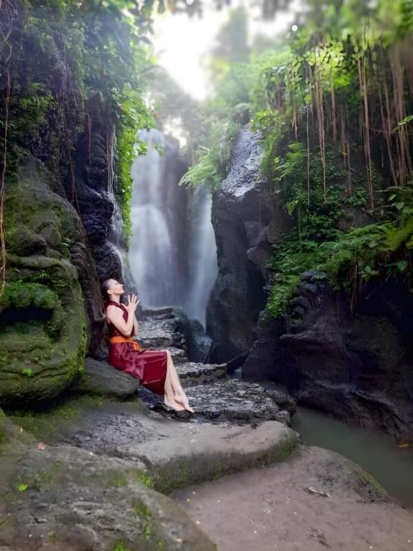 Taman Beji Griya Waterfall Melukat Ritual - Key Points