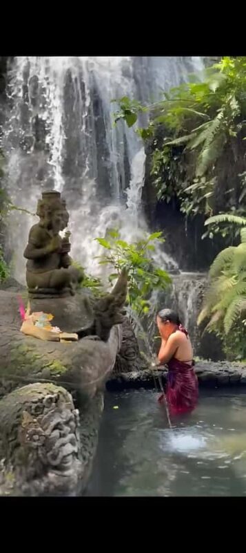 Taman Beji Griya Waterfall Melukat Ritual - An In-Depth Look at the Experience