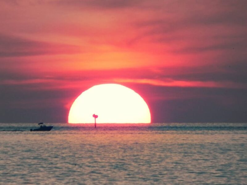 Tampa Bay: Private Sunset Cruise with Champaign or Wine - A Closer Look at the Tampa Bay Private Sunset Cruise