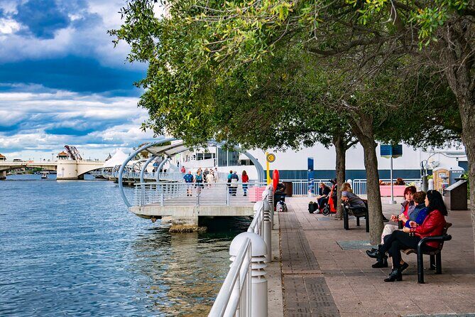 Tampa Florida Scavenger Hunt Walking Tour - Key Points