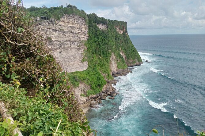 Tanah Lot and Uluwatu Temple Private Guided Tour - Authentic Experiences and Traveler Insights